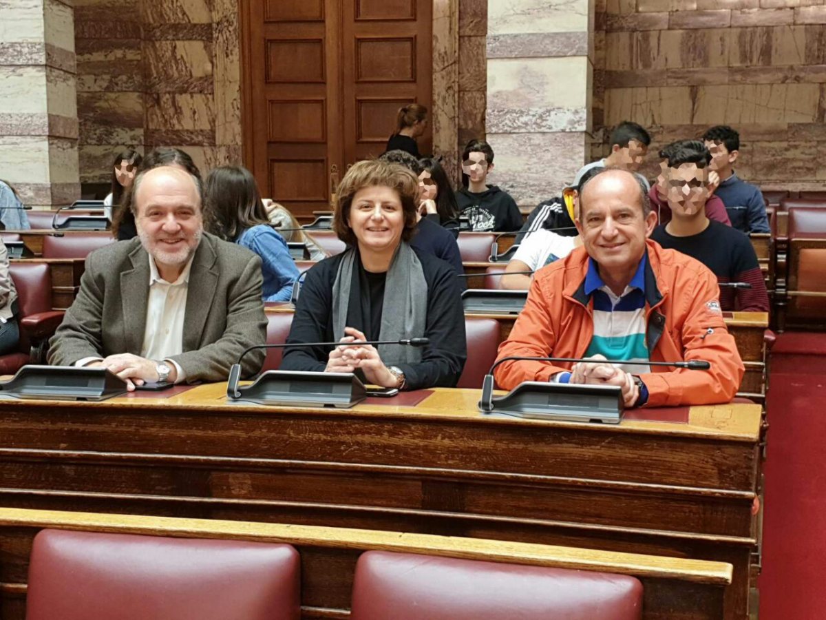 ΕΠΙΣΚΕΨΗ ΤΟΥ 1ΟΥ ΓΕΝΙΚΟΥ ΛΥΚΕΙΟΥ ΣΑΛΑΜΙΝΑΣ ΣΤΗ ΒΟΥΛΗ – Τρύφων Αλεξιάδης