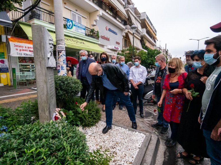 Ο ΣΥΡΙΖΑ ΠΕΙΡΑΙΑ ΣΤΟ ΜΝΗΜΕΙΟ ΤΟΥ ΠΑΥΛΟΥ ΦΥΣΣΑ – Τρύφων Αλεξιάδης