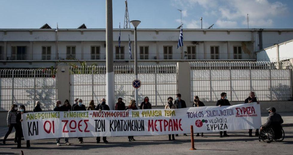 “ΚΑΙ ΟΙ ΖΩΕΣ ΤΩΝ ΚΡΑΤΟΥΜΕΝΩΝ ΜΕΤΡΑΝΕ” – Τρύφων Αλεξιάδης