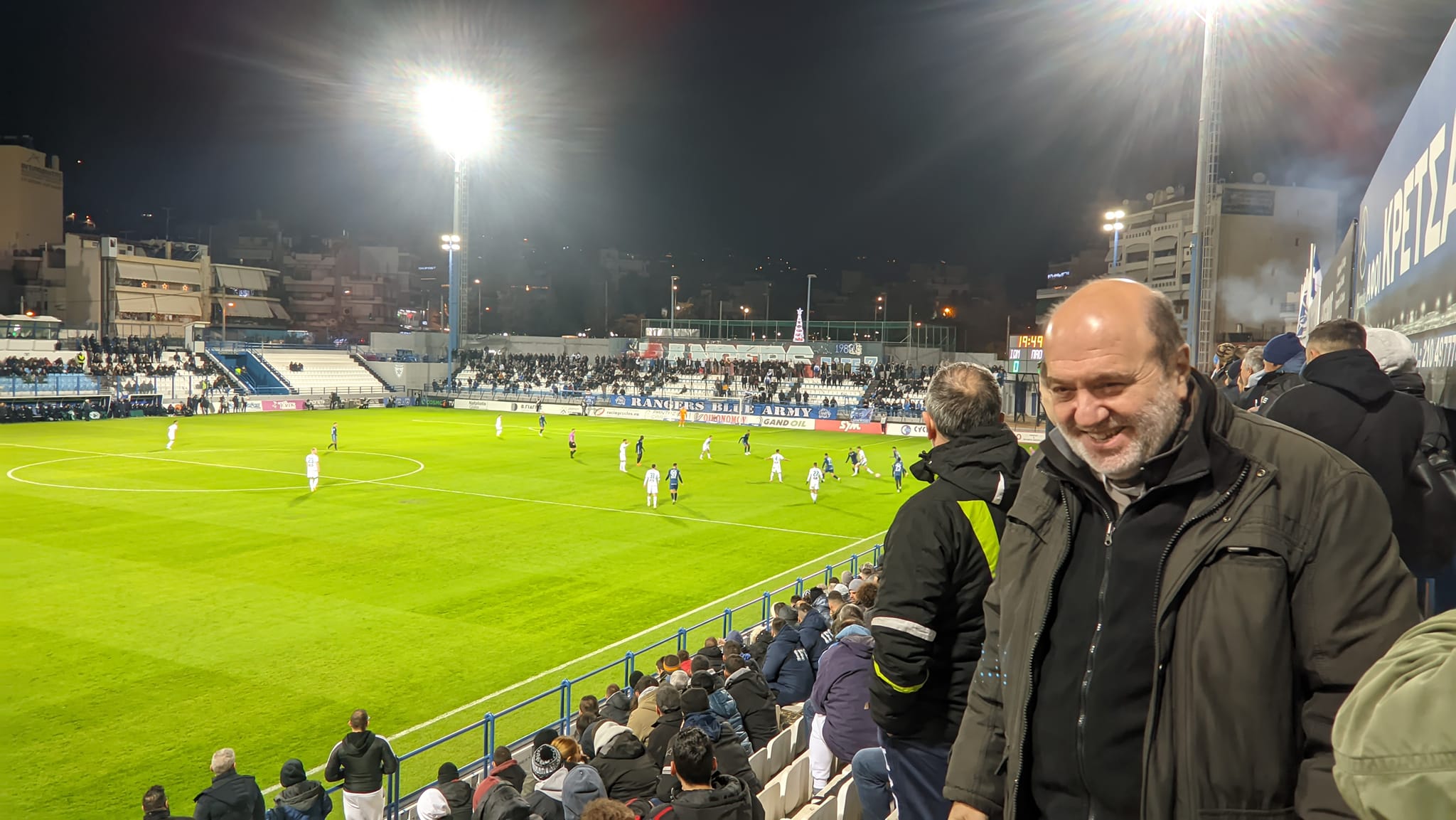 Στα γήπεδα της Νίκαιας – Τρύφων Αλεξιάδης